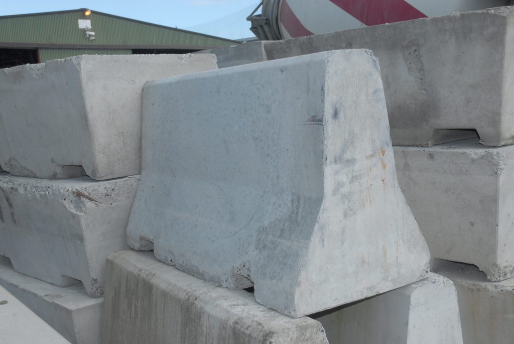 Concrete Road Blocker – TECHNO-INN